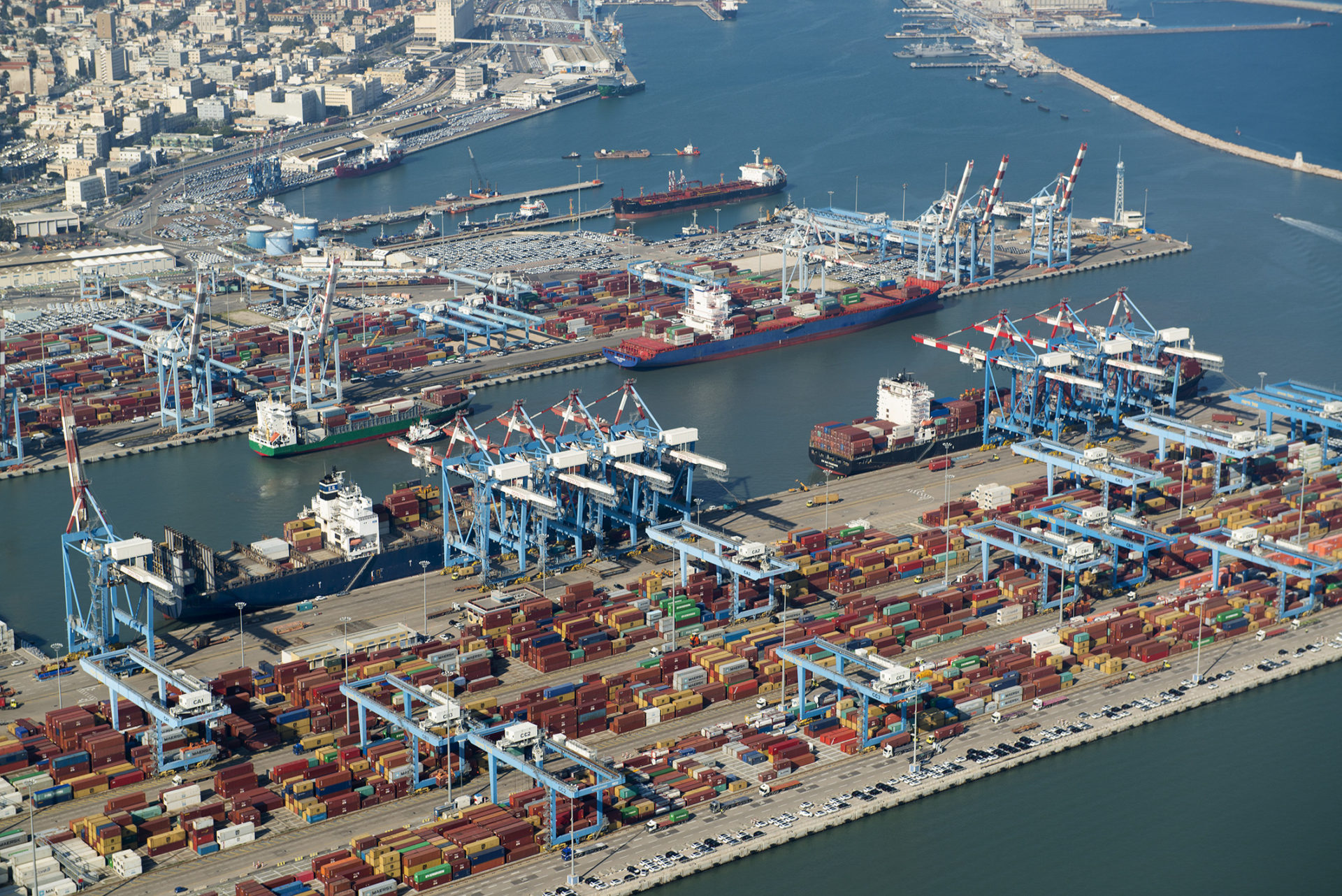 Maersk mega ship -the largest ever in Israel- called at Haifa Port ...