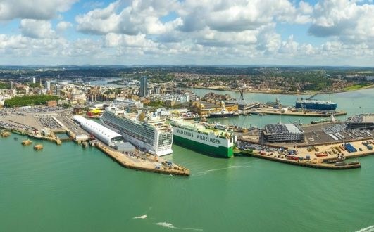 Port of Southampton investing in quayside to continue welcoming largest ...