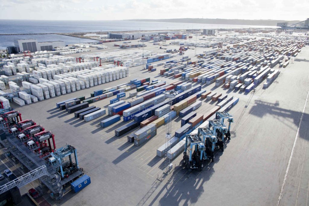 APM Terminals Aarhus to trial automated straddle carrier - Container News
