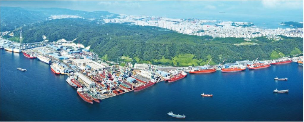 Sinokor commissions a dozen ships at HMD - Container News