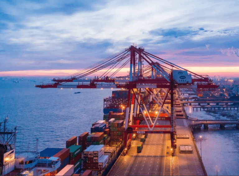 Shanghai container freight futures point to declining rates in 2025 ...