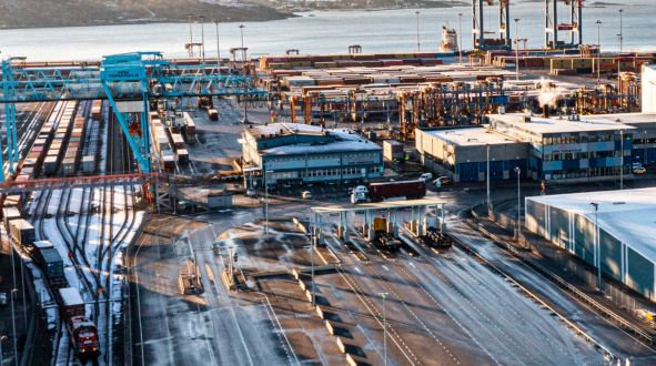 APM Terminals improves real-time data availability with new APIs ...