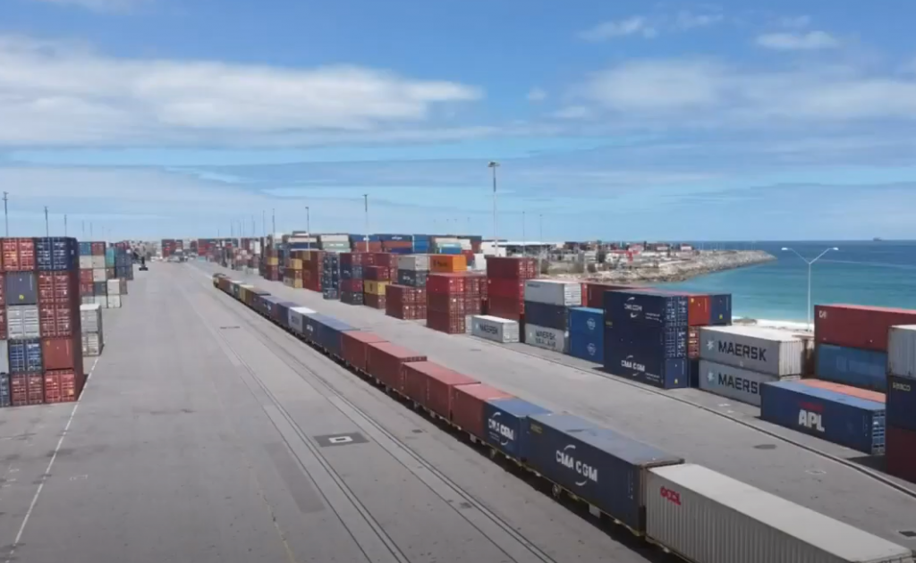 Fremantle Ports moves a quarter of its boxes by rail in March ...