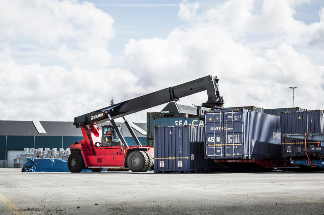 Kalmar's Shanghai facility celebrates 6,000th machine - Container News