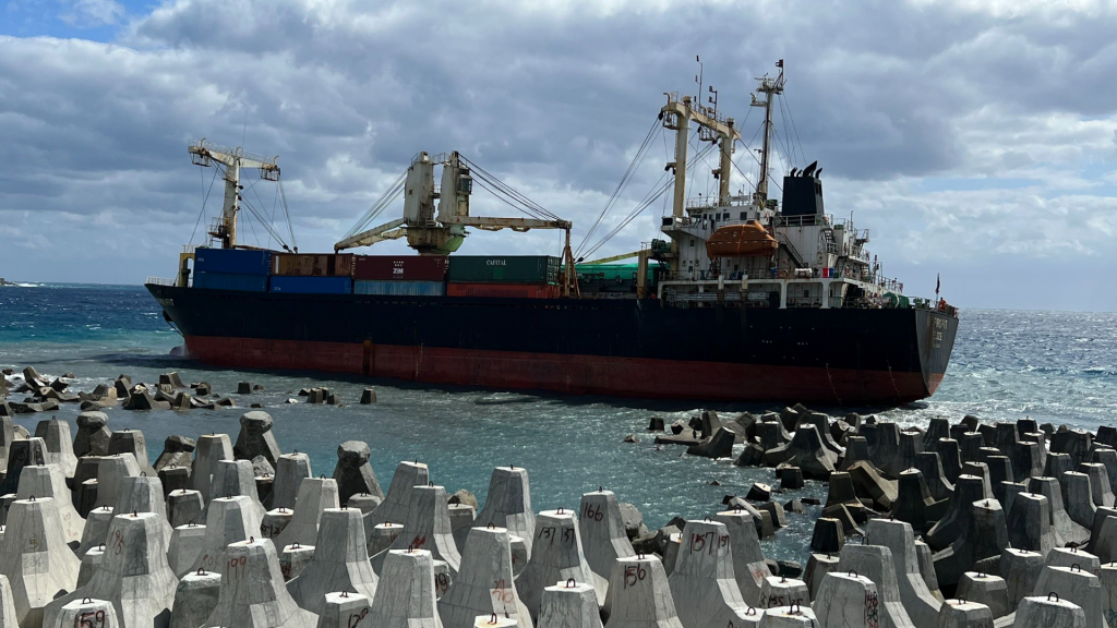 Captain of stranded ship in Kaohsiung in failed escape attempt ...
