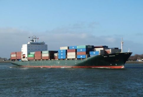 China Merchants leasing unit makes boxship debut - Container News