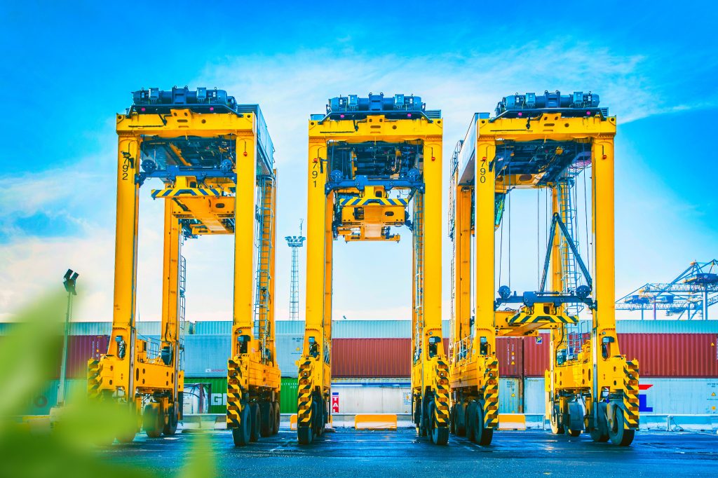 Kalmar receives hybrid equipment order from French port maintenance ...