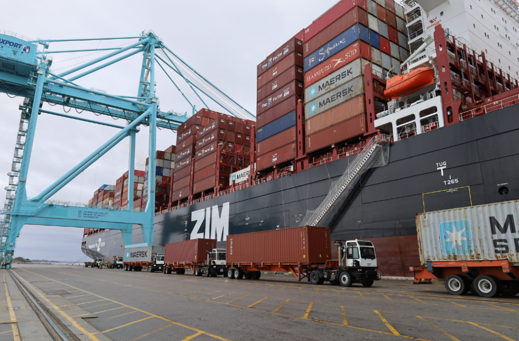 ZIM upsizes four vessels in weekly service calling JAXPORT - Container News