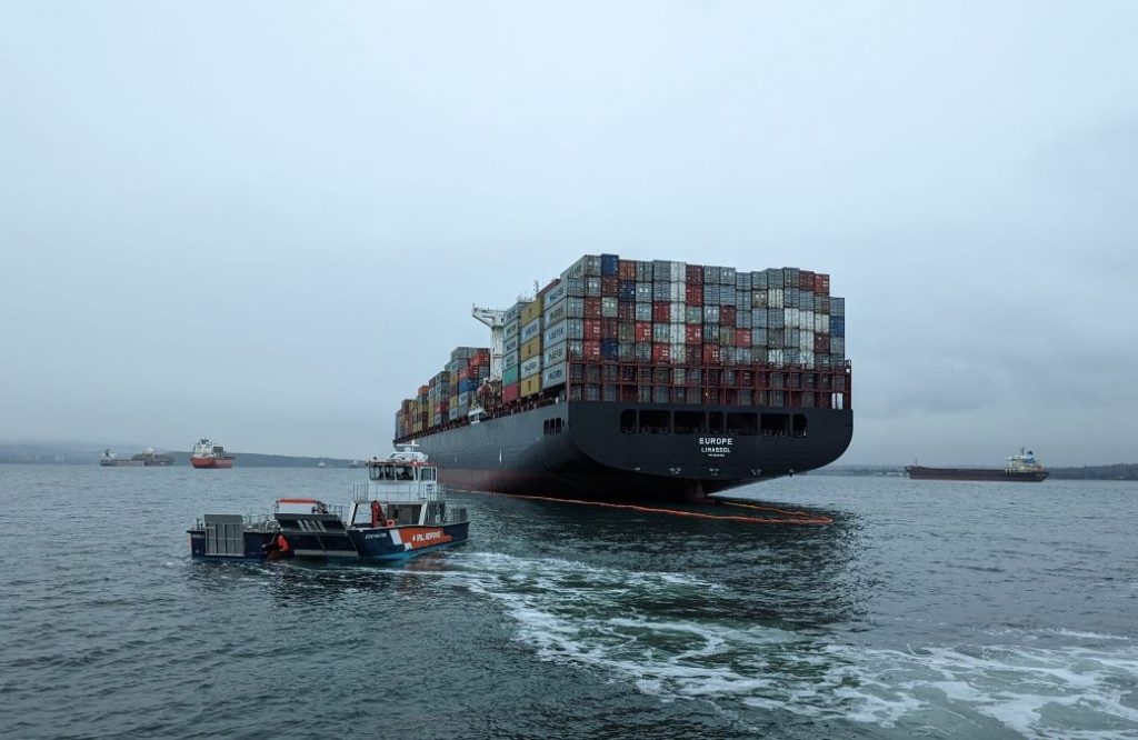Post-panamax container ship leaks fuel oil in Vancouver’s English Bay ...