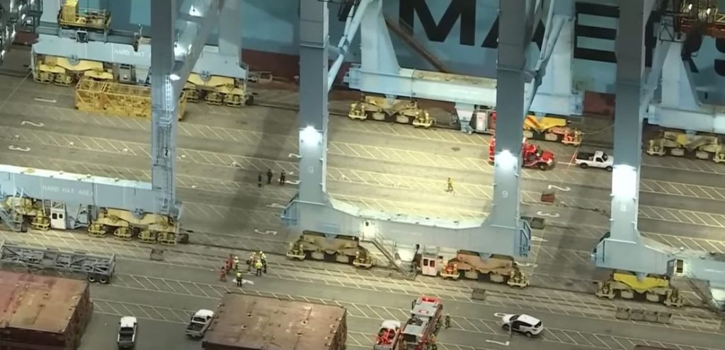 Deadly fall from container ship at the port of Los Angeles - Container News