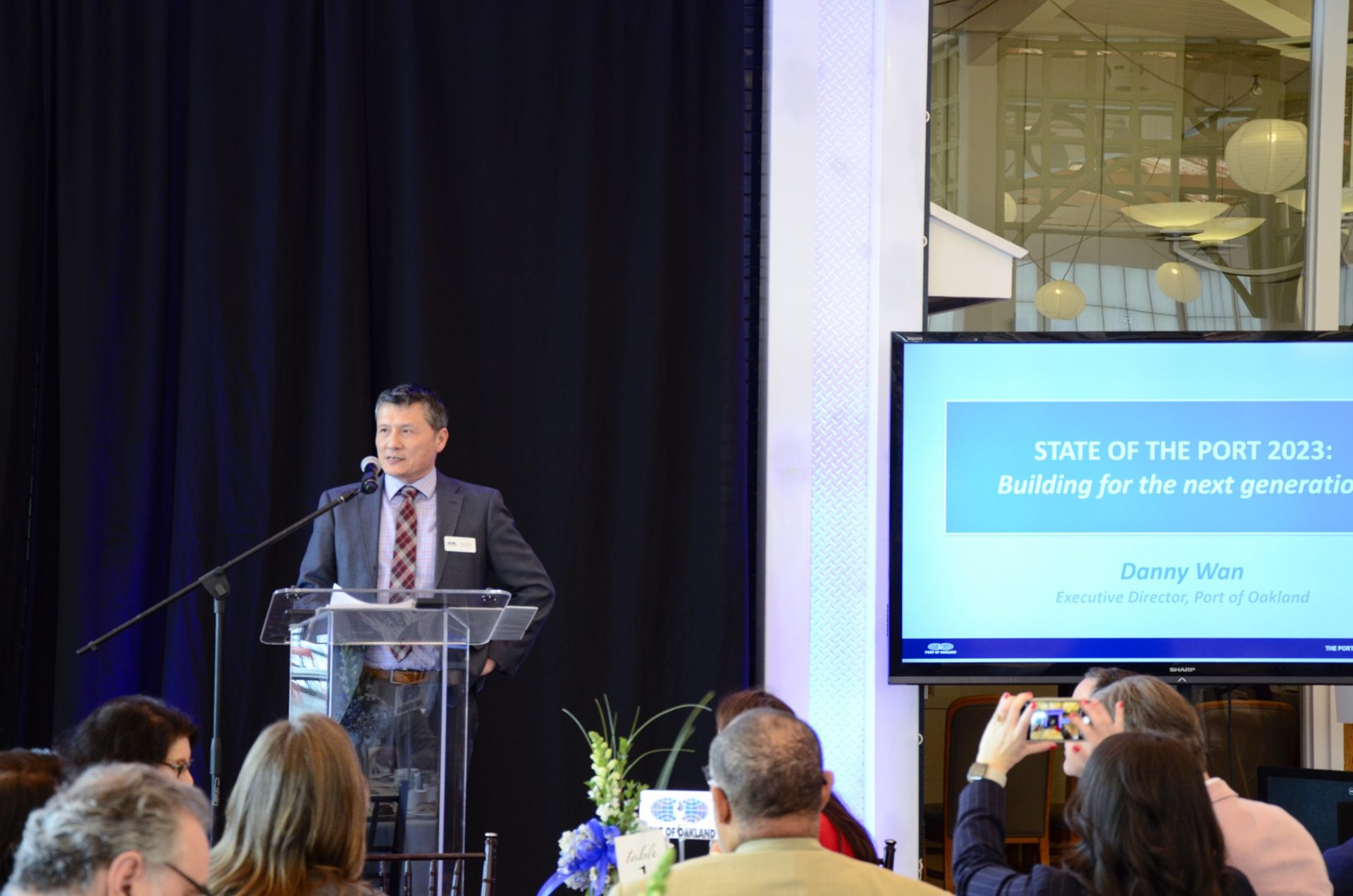 Port of Oakland plans for sustainable growth and green projects ...