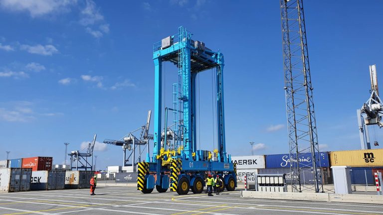 APM Terminals ramps up automated straddle carrier testing in Denmark ...