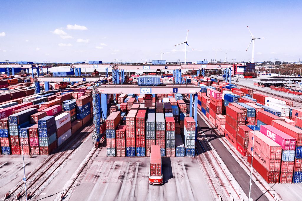 Hhla Abb Join Forces To Develop Automatic Stacking Crane Systems Container News
