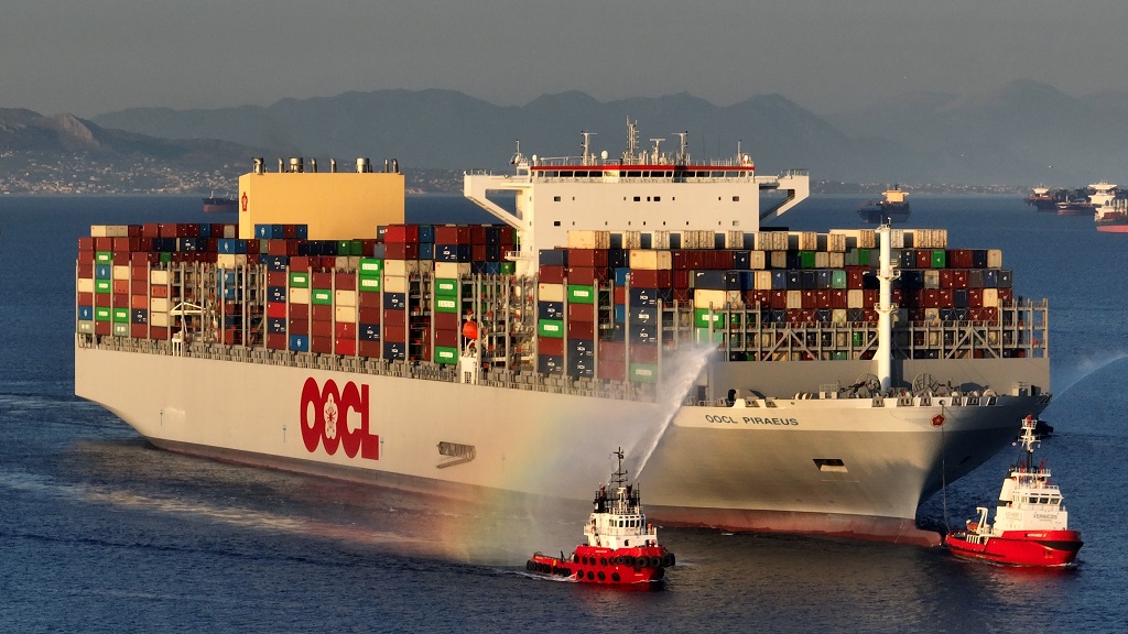 Giga container ship OOCL Piraeus arrived at Piraeus port in Greece - Container News