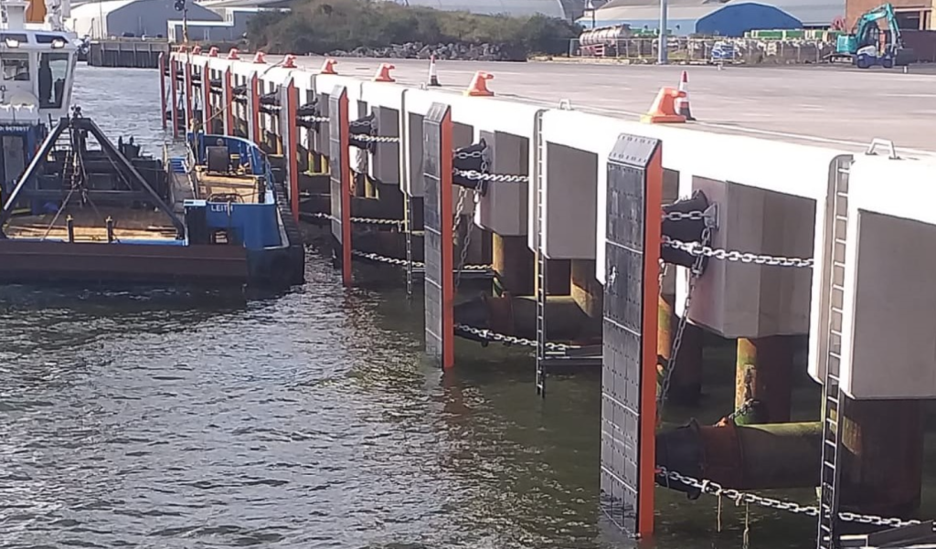 ShibataFenderTeam supports Dundee Port expansion project - Container News