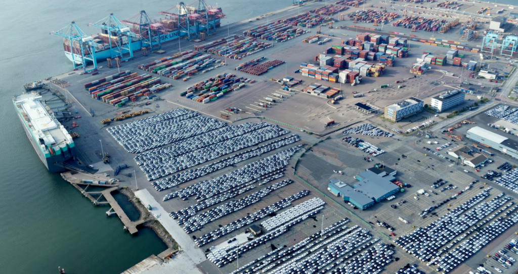 Port of Gothenburg handles 677,000 TEUs in first three quarters ...