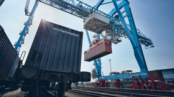 Piteå to Gothenburg: New rail shuttle unveiled - Container News