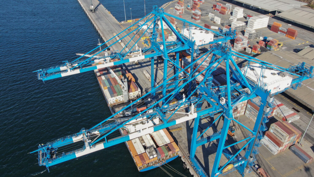SAAM Terminals advances carbon footprint reduction in Chile - Container ...