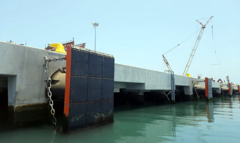 ShibataFenderTeam provides DP World Callao with fender systems ...