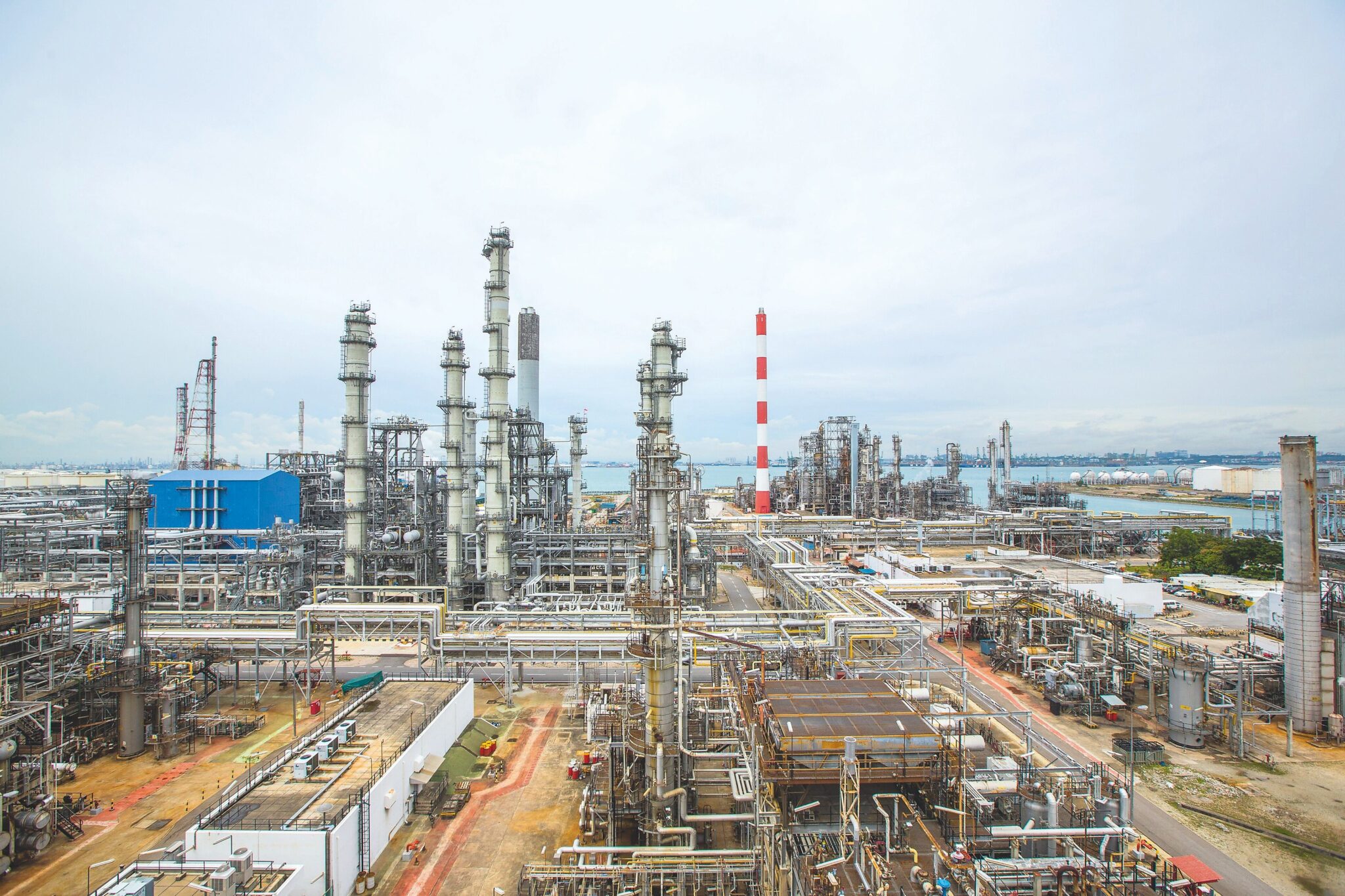 Shell’s Singapore refinery suffers second oil leak in two months ...