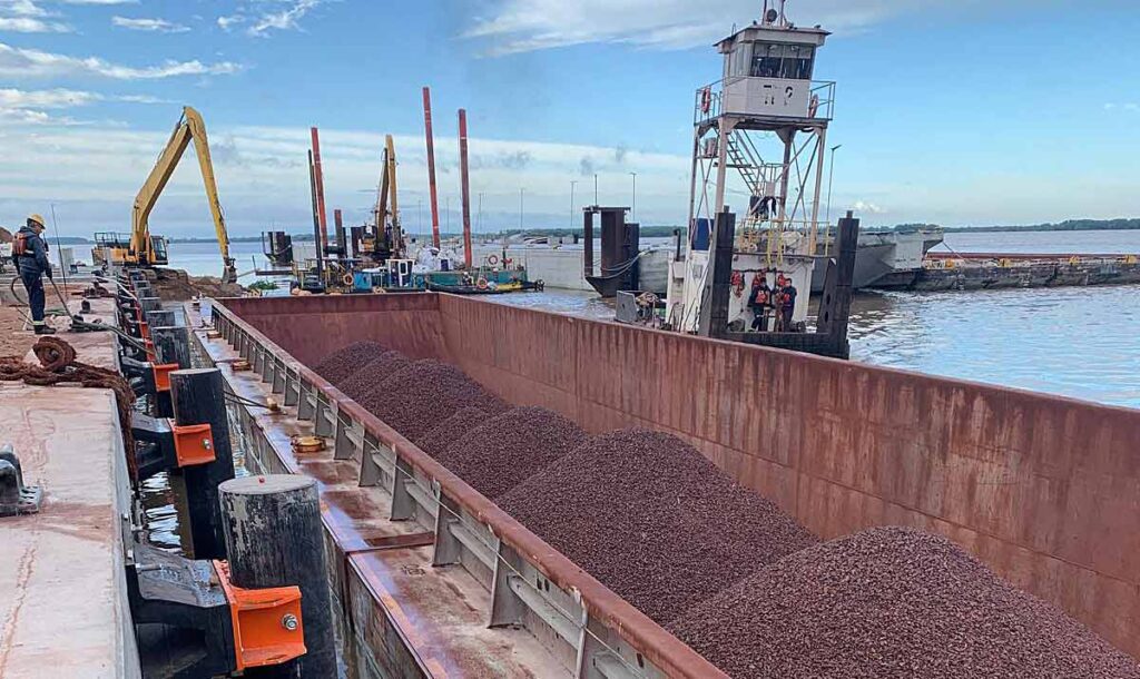 Port of Nueva Palmira installs advanced fender system for barges ...