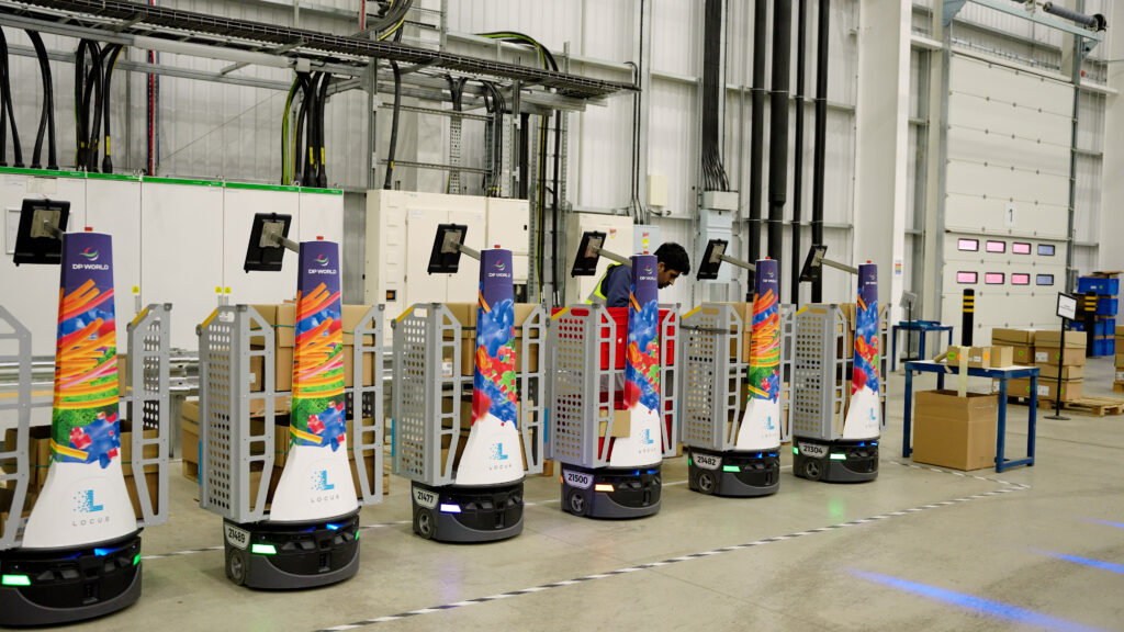 DP World's UK faciltiy ships 10 million vinyl records - Container News