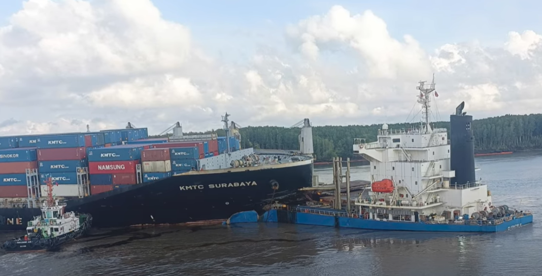 KMTC-operated boxship and bulk carrier damaged in Vietnam collision ...