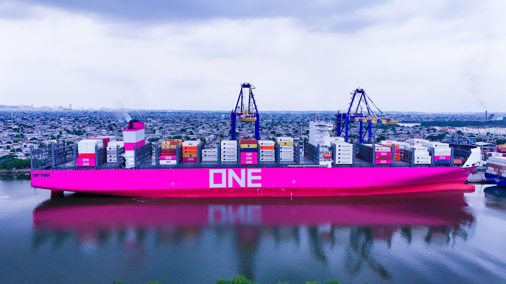ONE’s 13,700 TEU boxship makes first call at Ecuador terminal ...