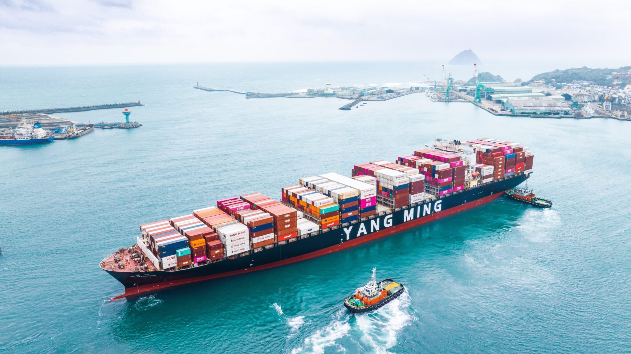 Yang Ming orders LNG dual-fuel vessels from Hanwha Ocean - Container News