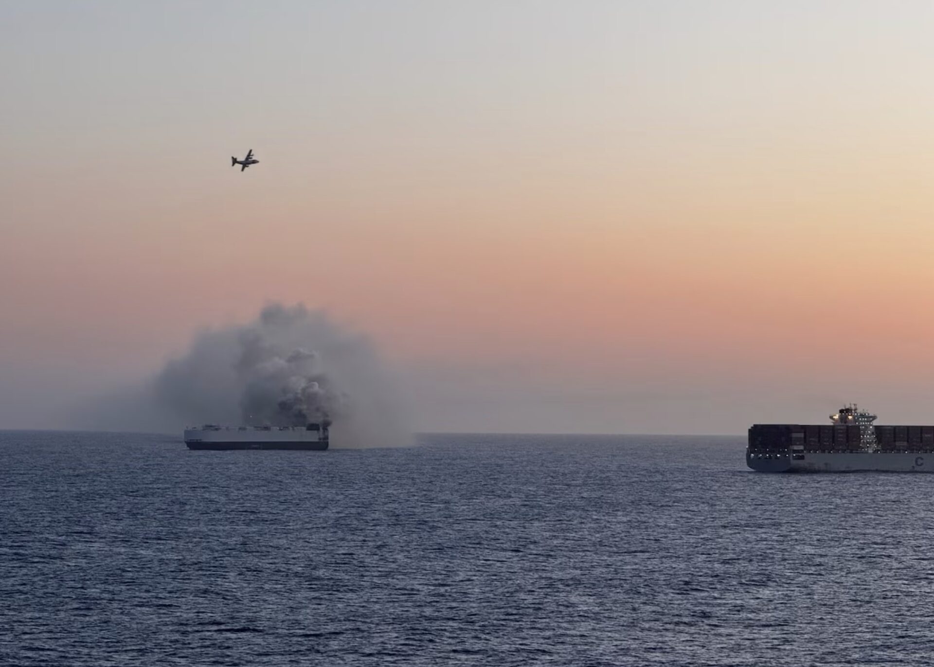 Fire-ravaged Morning Midas sinks under tow - Container News