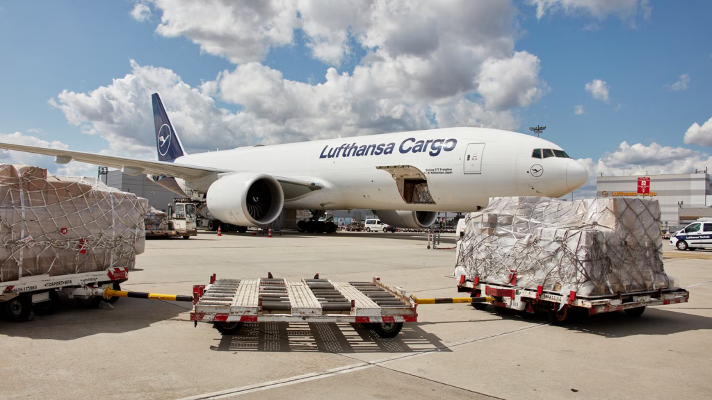 Lufthansa Cargo pioneers virtual reality training for aircraft loading ...