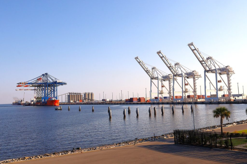 Port of Gulfport welcomes new gantry crane - Container News