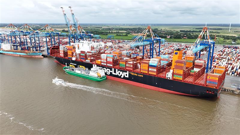Shell and Hapag-Lloyd sign multi-year bio-LNG supply deal - Container News