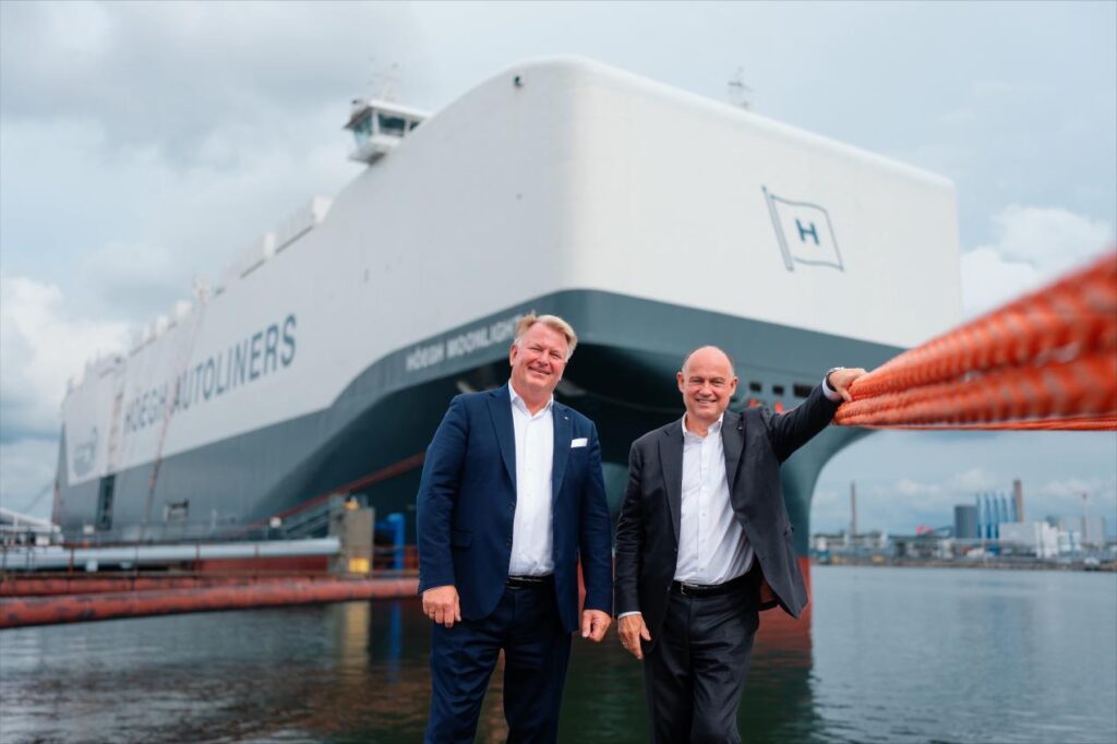 Höegh Autoliners names Höegh Moonlight in Gothenburg - Container News