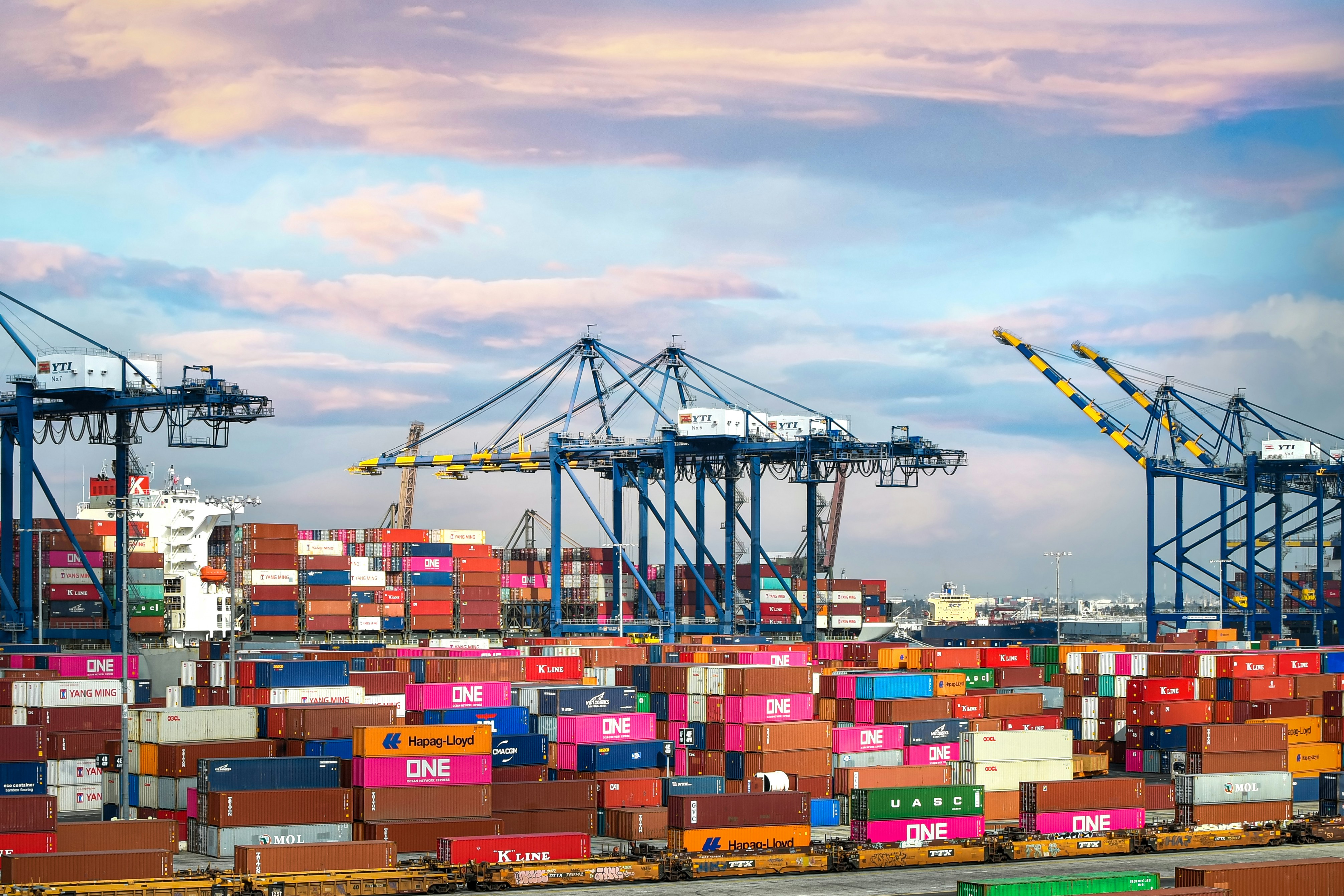 Oceangoing container traffic at Japan’s big 6 ports rises 8.9% in ...