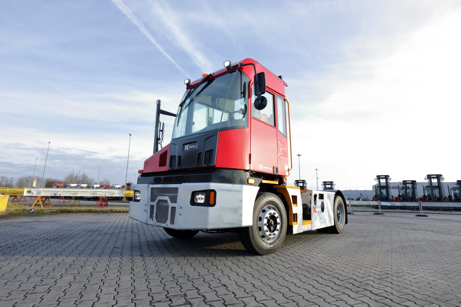 Kalmar launches TT7 terminal tractor for Europe - Container News