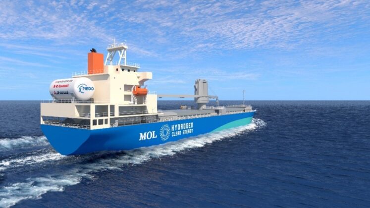 World’s first hydrogen-fueled main engine tested for large commercial ...