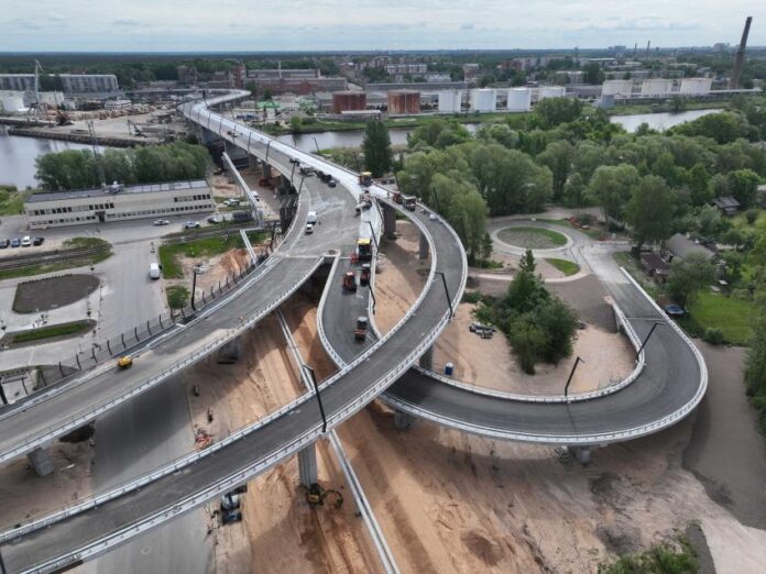 Load testing underway on Kundziņsala οverpass in Riga - Container News