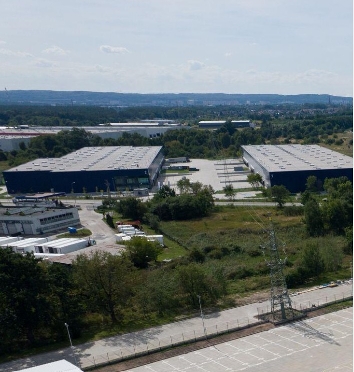 10 Signs Your Commercial Parking Lot Needs Repaving - Container News